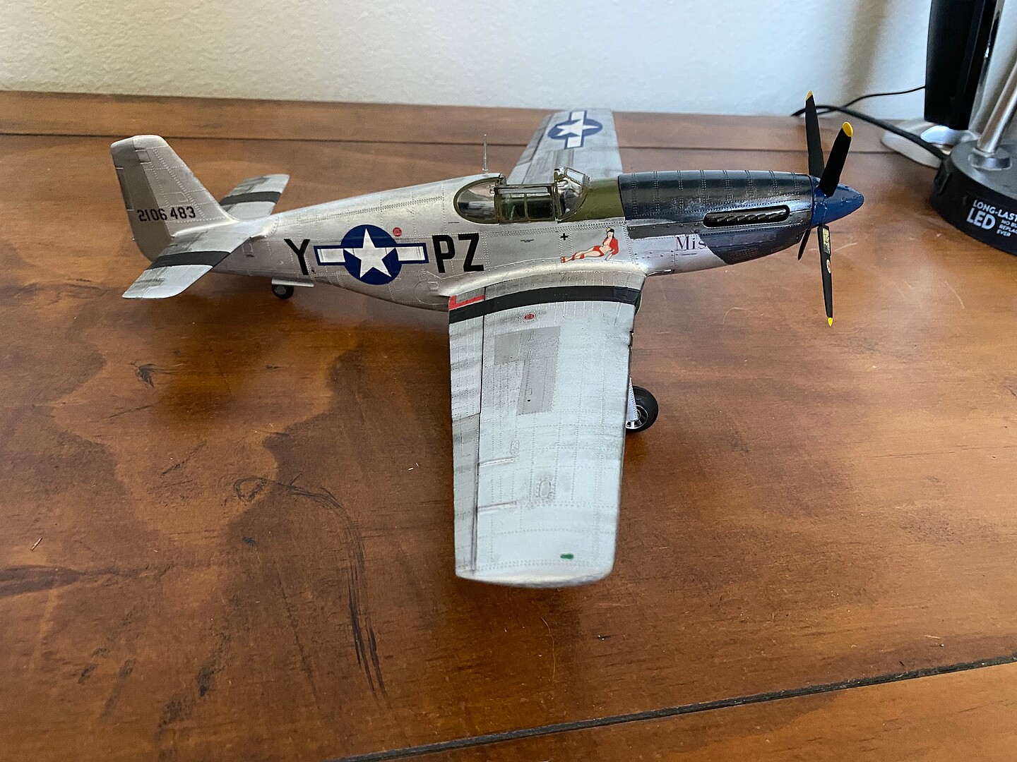 P-51B Mustang -- Plastic Model Airplane Kit -- 1/32 Scale -- #855535 ...
