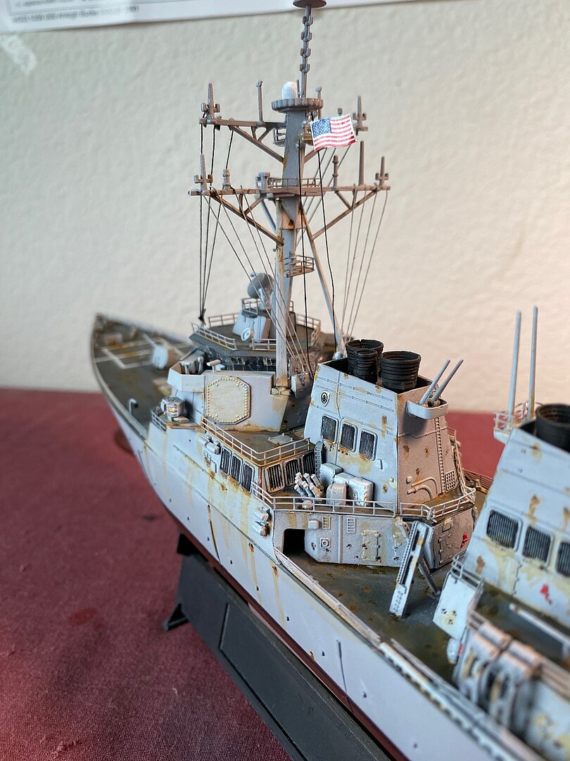 USS Arleigh Burke DDG51 Guided Missile Destroyer -- Plastic Model Kit ...