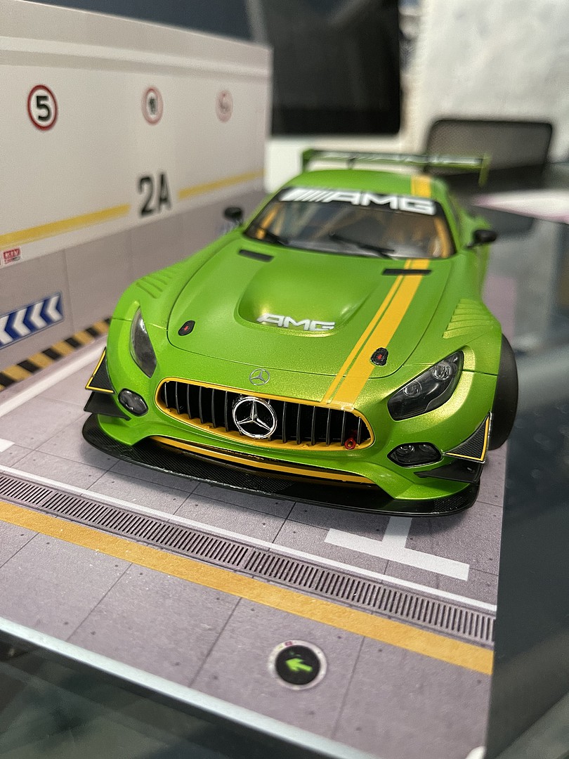 Mercedes Benz SLS AMG GT3 Sports Car -- Plastic Model Car Kit -- 1/24 ...