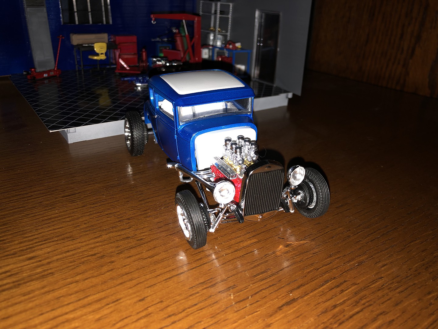 1930 Ford A Coupe (2 in 1) -- Plastic Model Car Kit -- 1/25 Scale ...