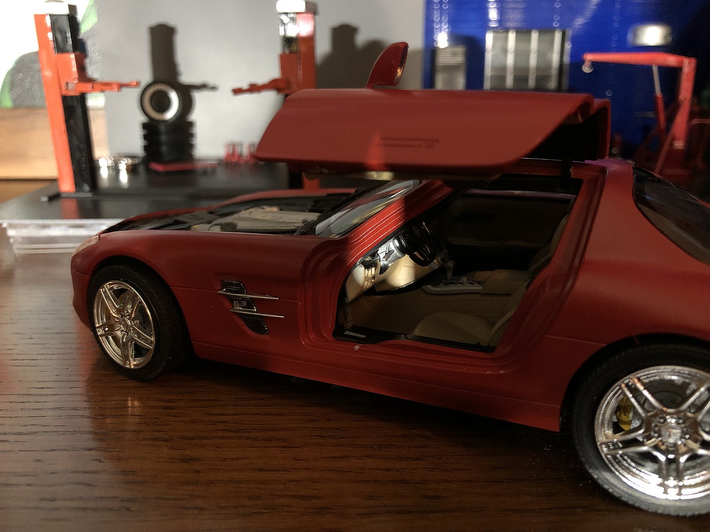 Mercedes-Benz SLS AMG -- Plastic Model Car Kit -- 1/24 Scale -- #07100 ...