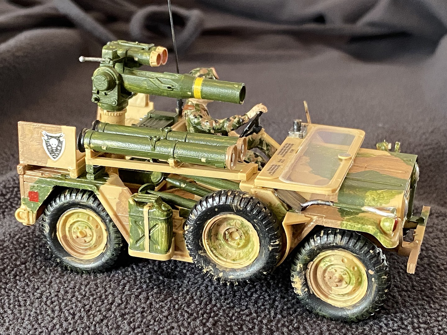US M151A2 w/Tow Launcher -- Plastic Model Military Vehicle Kit -- 1/35 ...