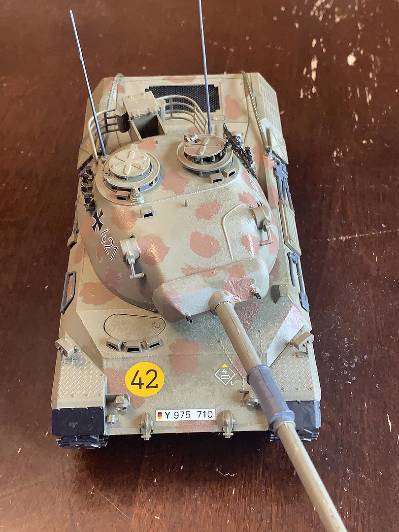 German Leopard Medium Tank -- Plastic Model Military Vehicle Kit -- 1/ ...