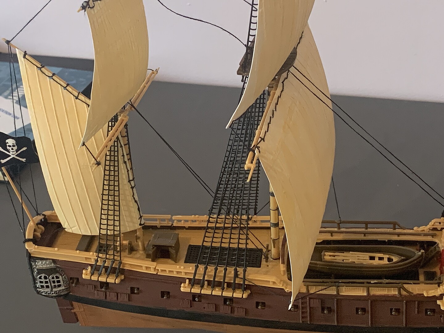 Jolly Roger Pirate Boat -- Plastic Model Sailing Ship -- 1/130 Scale ...