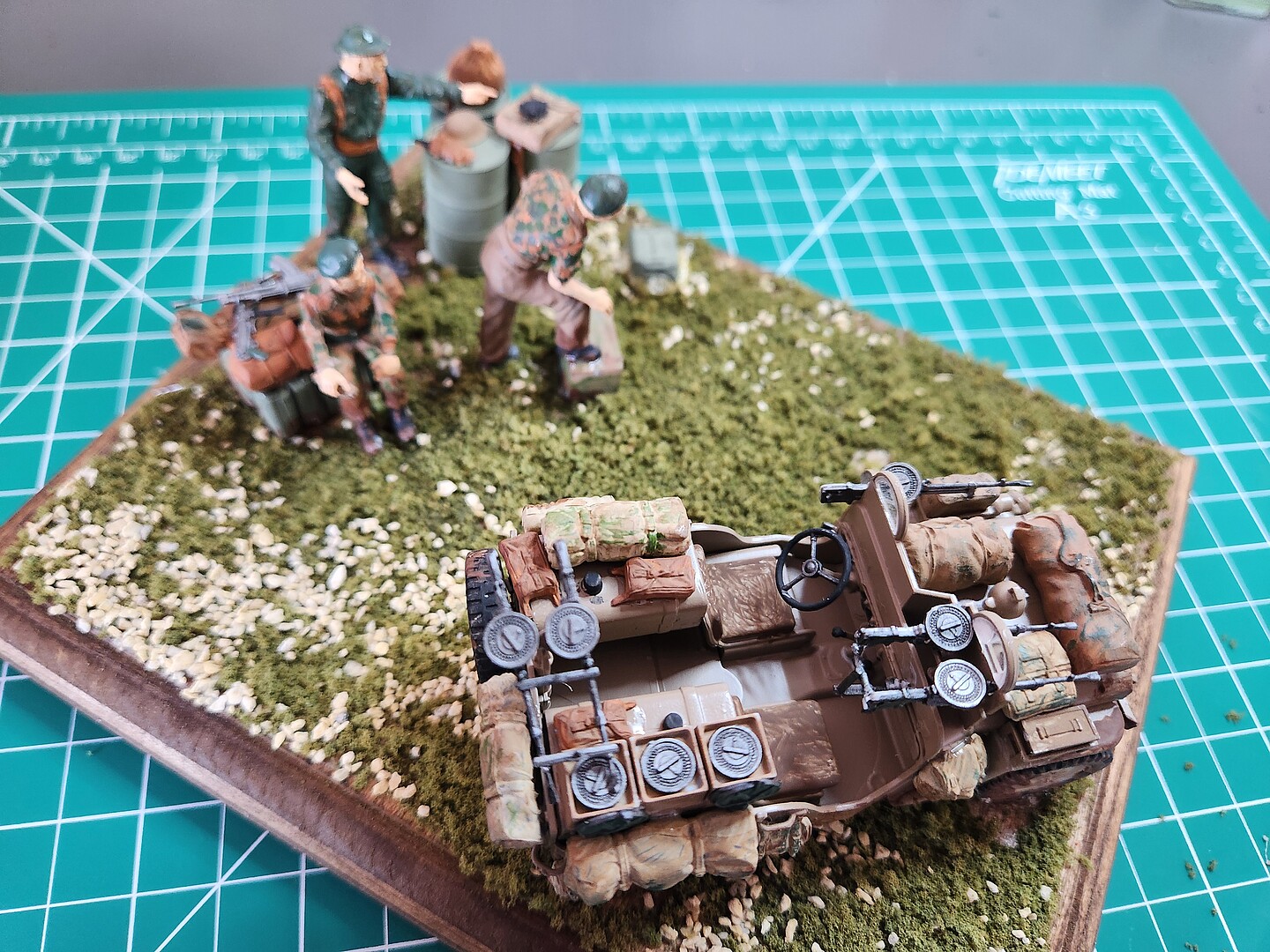 British SAS Commando 1944 w/2 Figure -- Plastic Model Military Vehicle ...