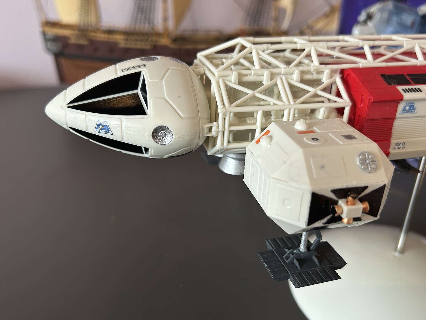 Space 1999- Eagle Transporter 14'' -- Science Fiction Plastic Model Kit ...