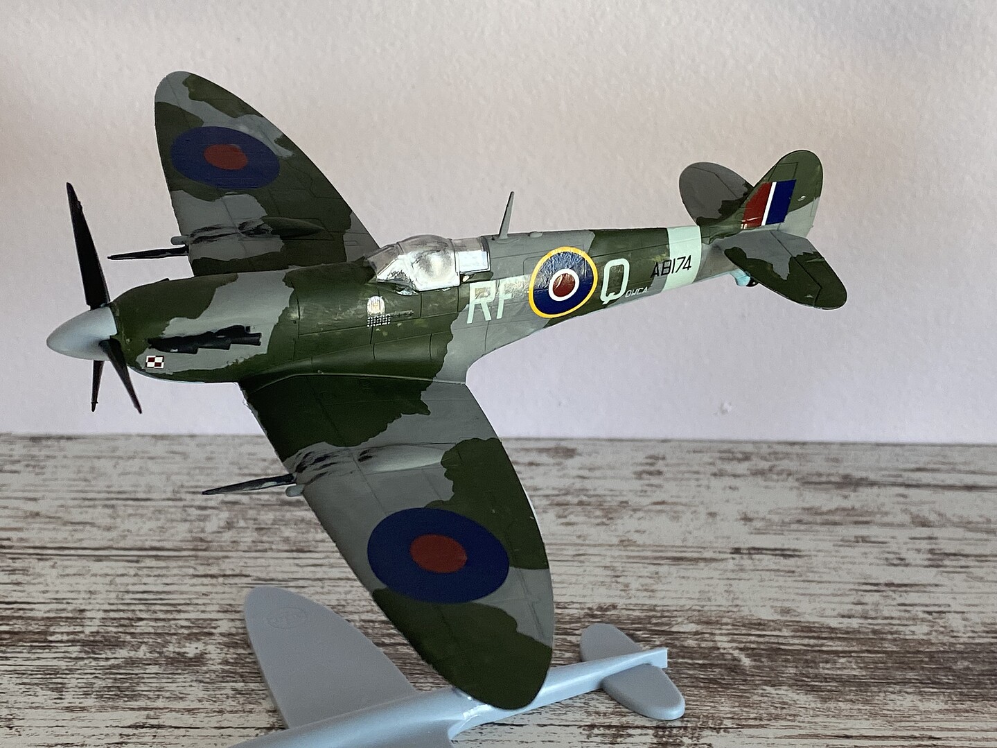 Gallery Pictures Airfix Best British Supermarine Spitfire & BAe Hawk ...