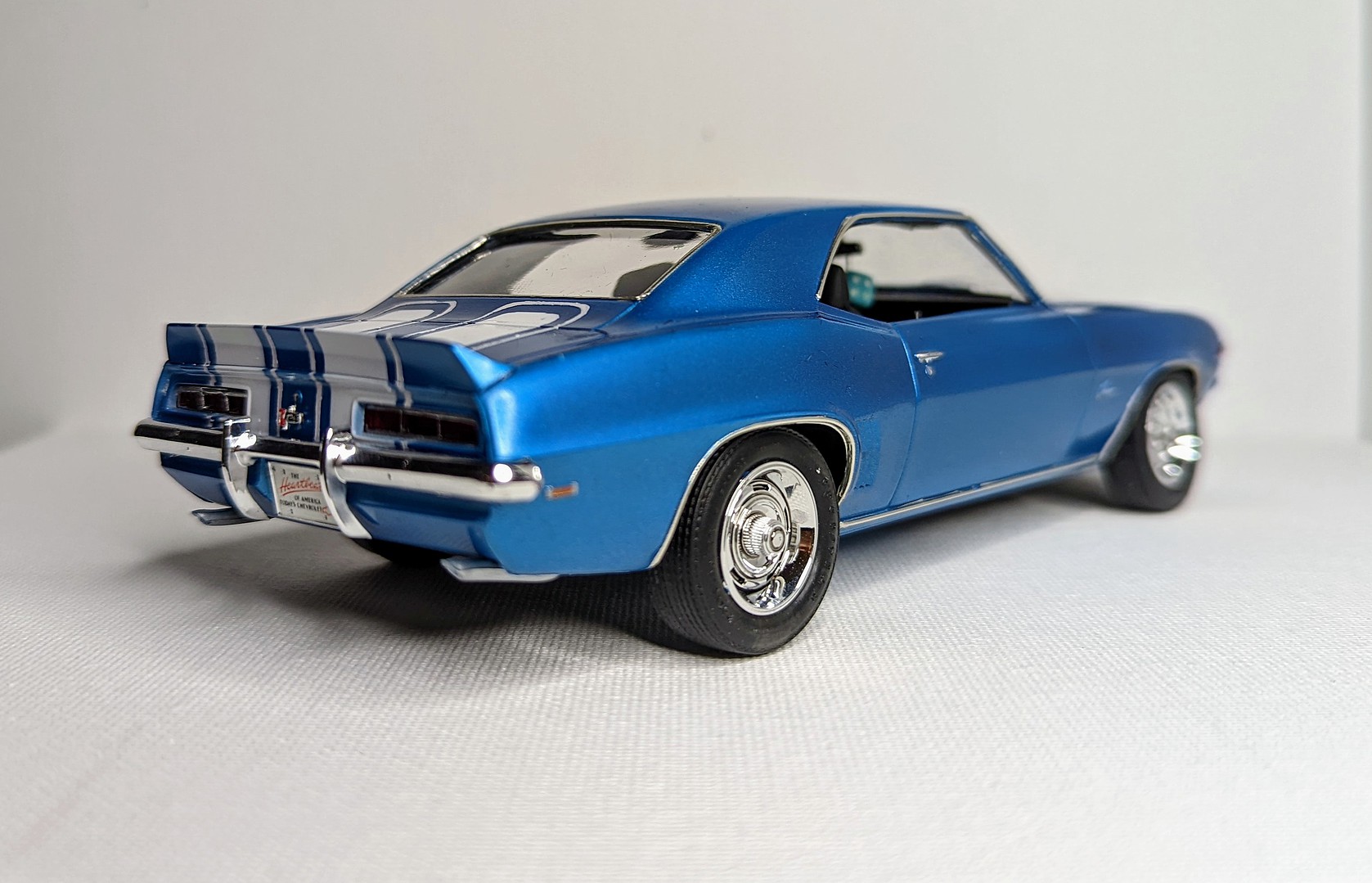 1969 Camaro Z28 RS -- Plastic Model Car Kit -- 1/25 Scale -- #857457 ...