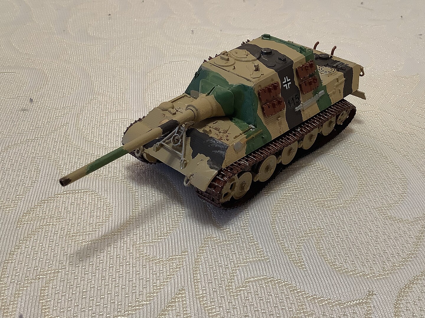 German SdKfz 186 Jagdtiger Tank with Zimmerit -- Plastic Model Vehicle ...