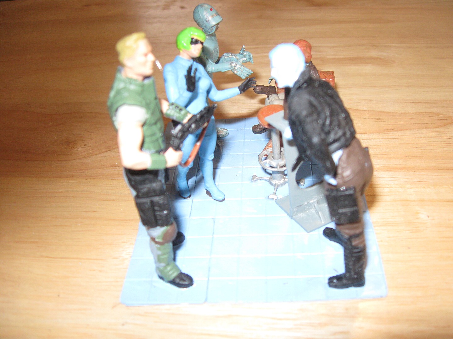 Gallery Pictures Master-Box Space Mercenary with Gun, Robot & Android ...