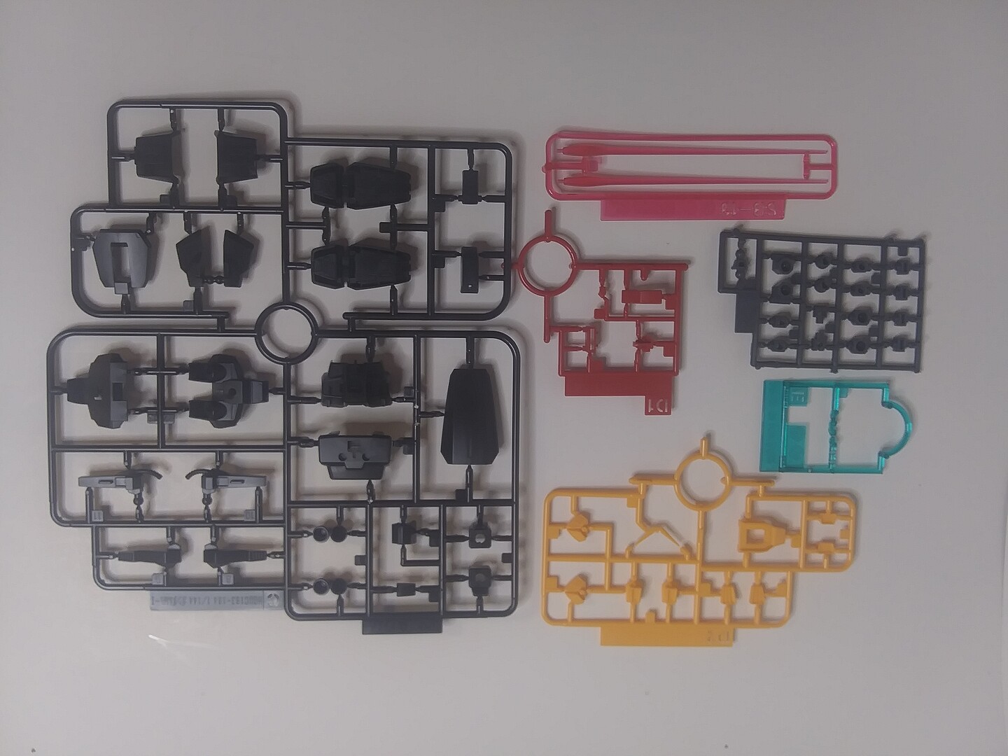 High Grade Gundam RX-178 Gundam Mk-II (Titans) -- Snap Together Plastic ...