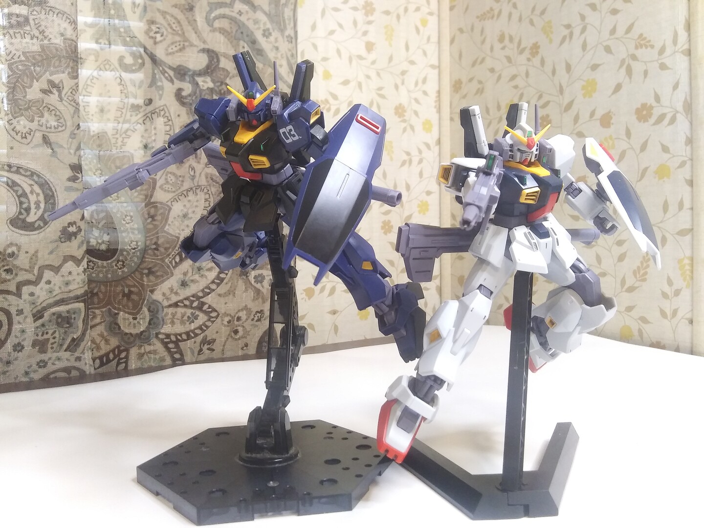 High Grade Gundam RX-178 Gundam Mk-II (Titans) -- Snap Together Plastic ...