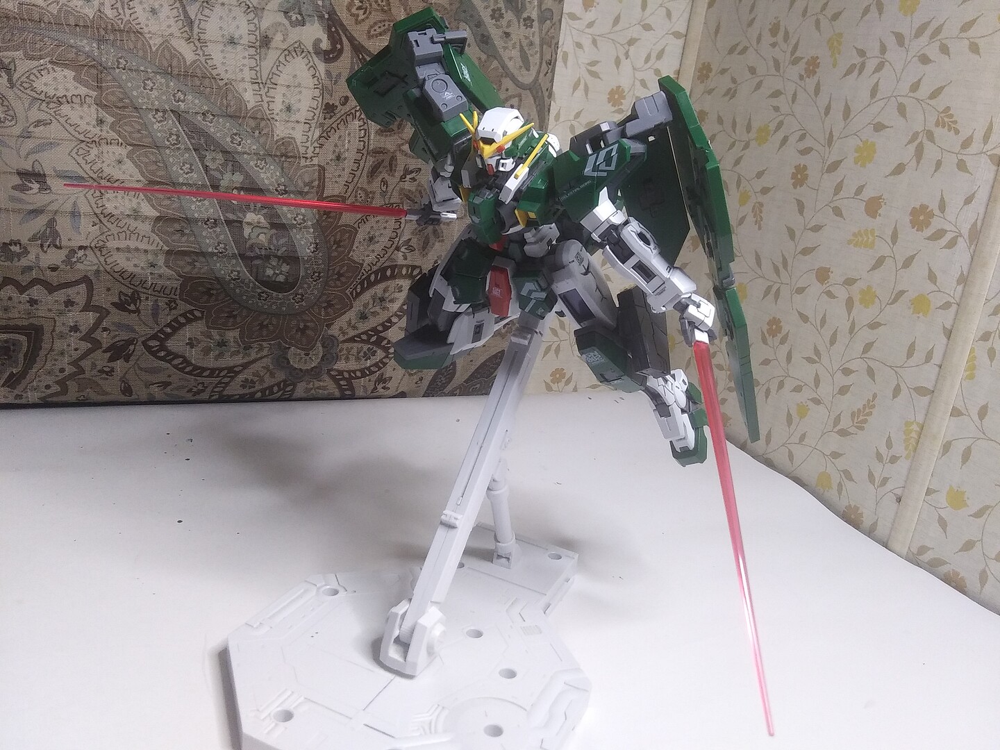 MG Gundam - Gundam Dynames -- Snap Together Plastic Model Figure Kit ...