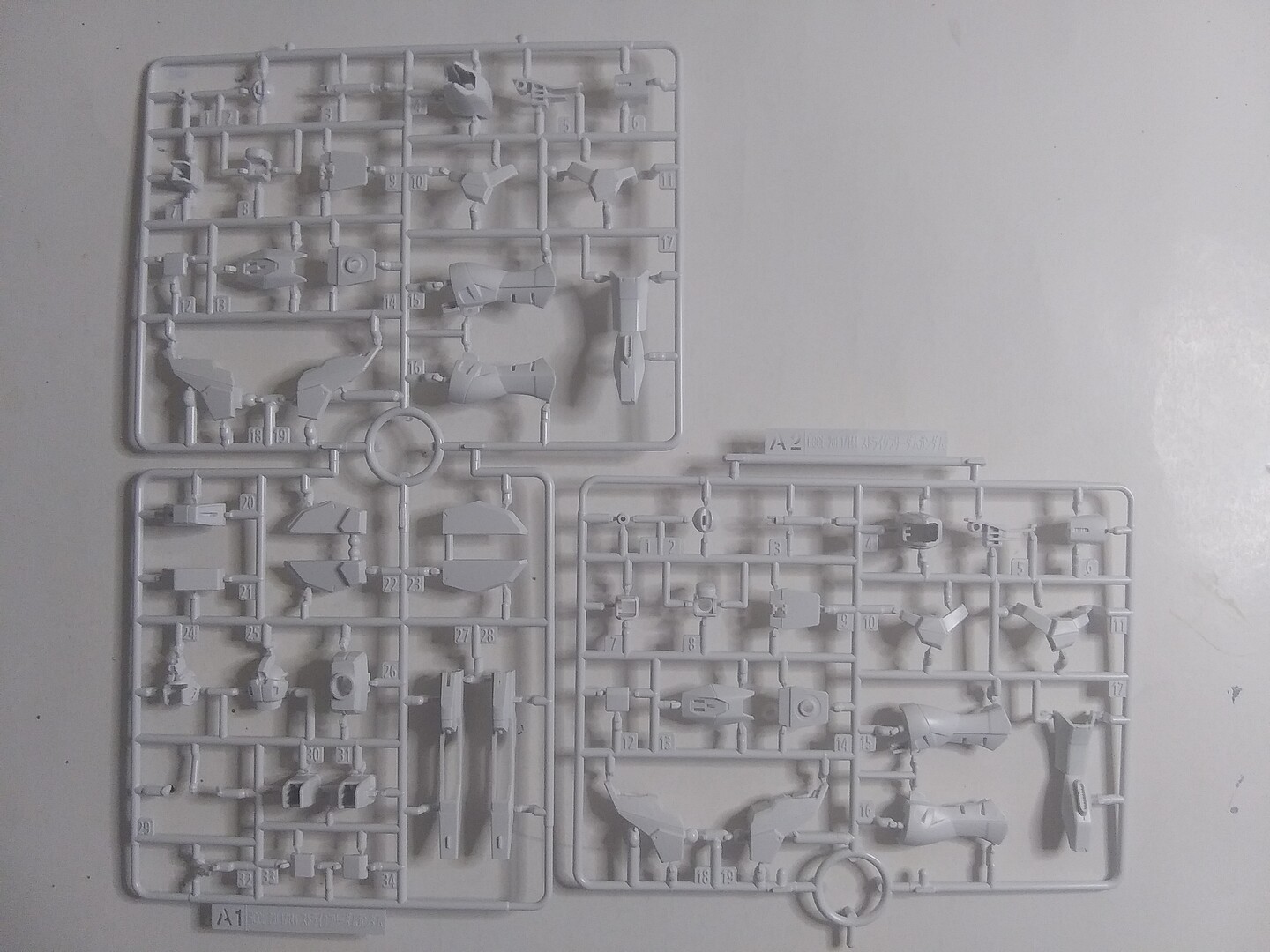 HG Gundam - Gundam Perfect Strike Freedom -- Snap Together Plastic ...