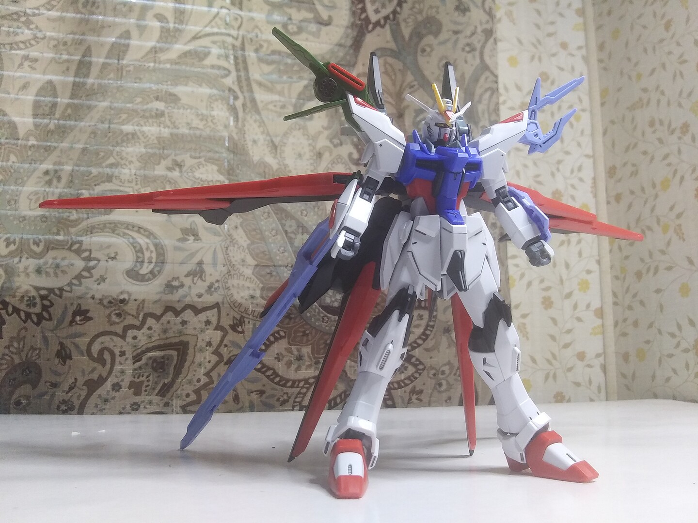 HG Gundam - Gundam Perfect Strike Freedom -- Snap Together Plastic ...