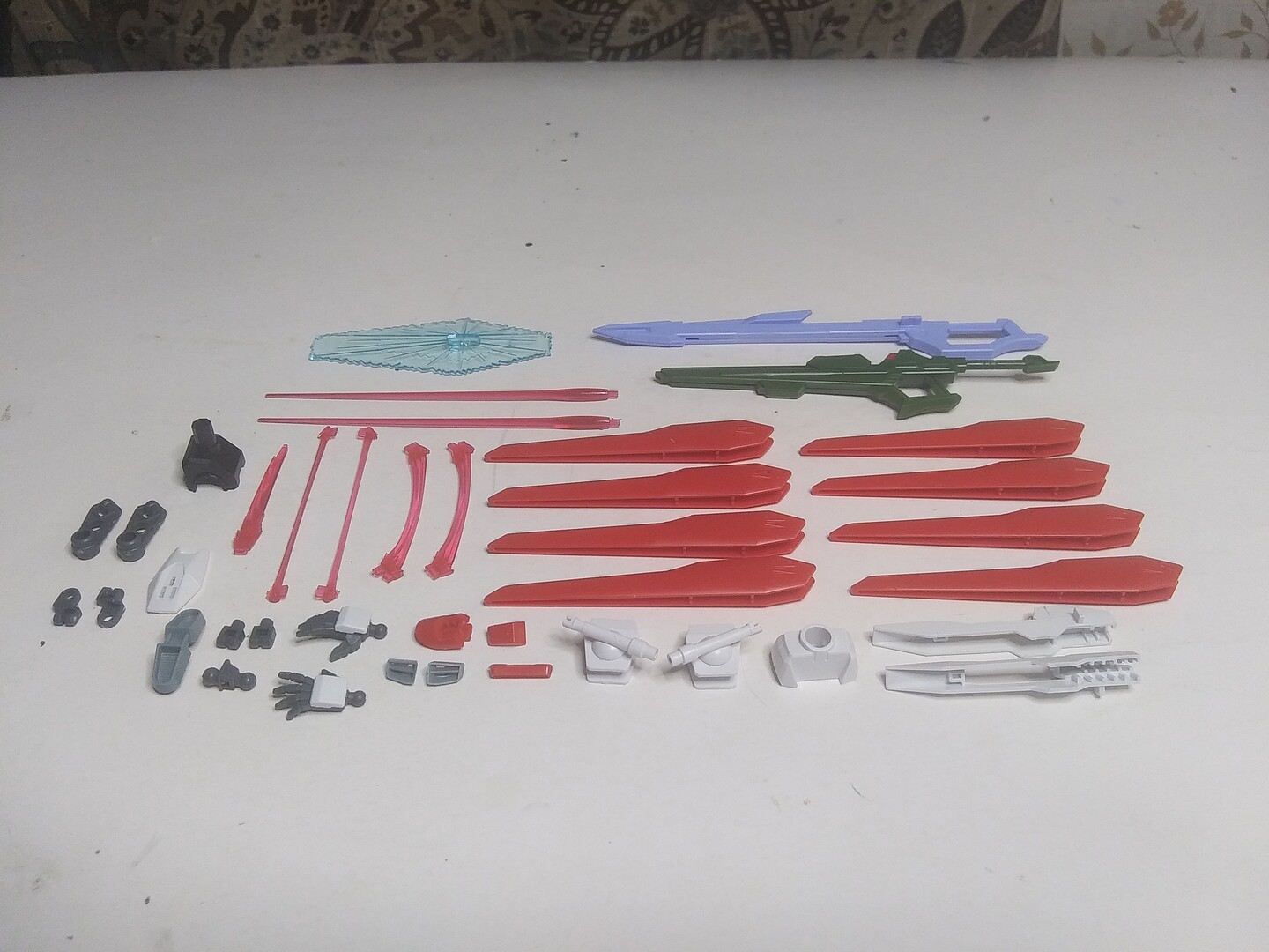 HG Gundam - Gundam Perfect Strike Freedom -- Snap Together Plastic ...