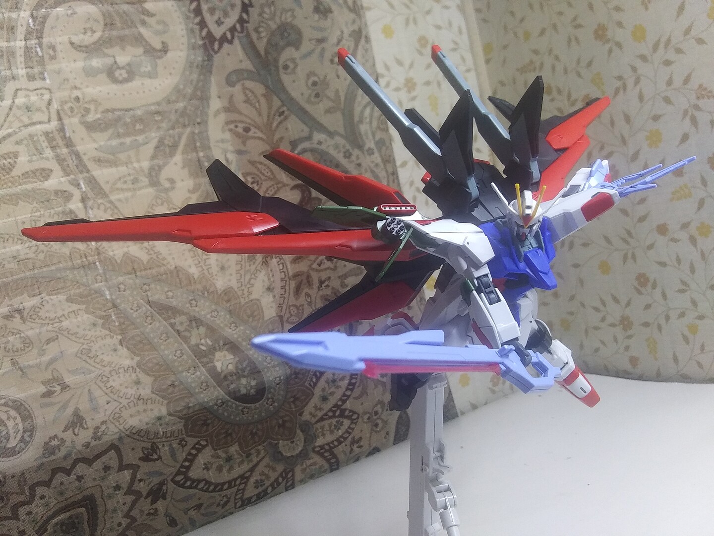HG Gundam - Gundam Perfect Strike Freedom -- Snap Together Plastic ...
