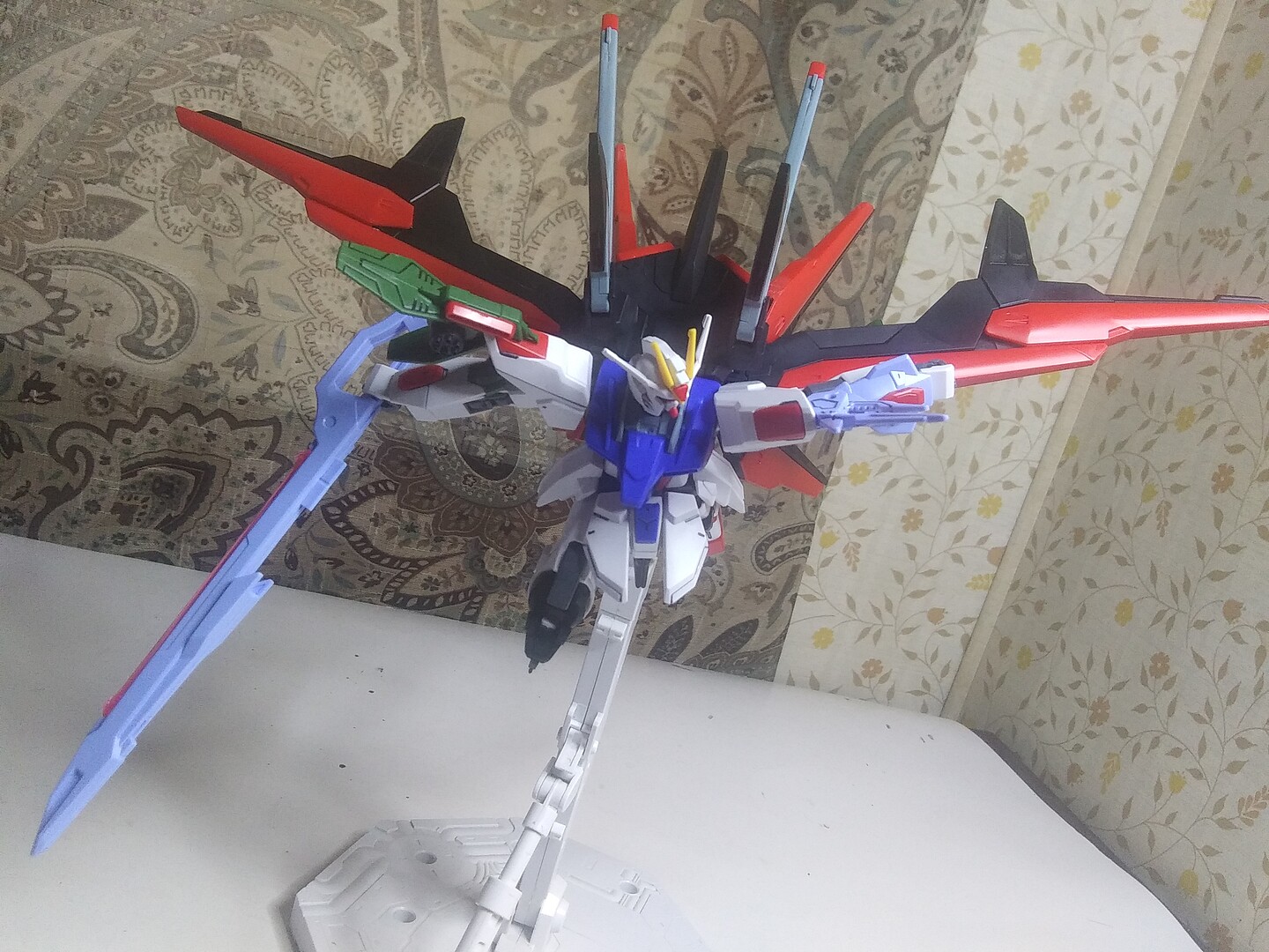 HG Gundam - Gundam Perfect Strike Freedom -- Snap Together Plastic ...