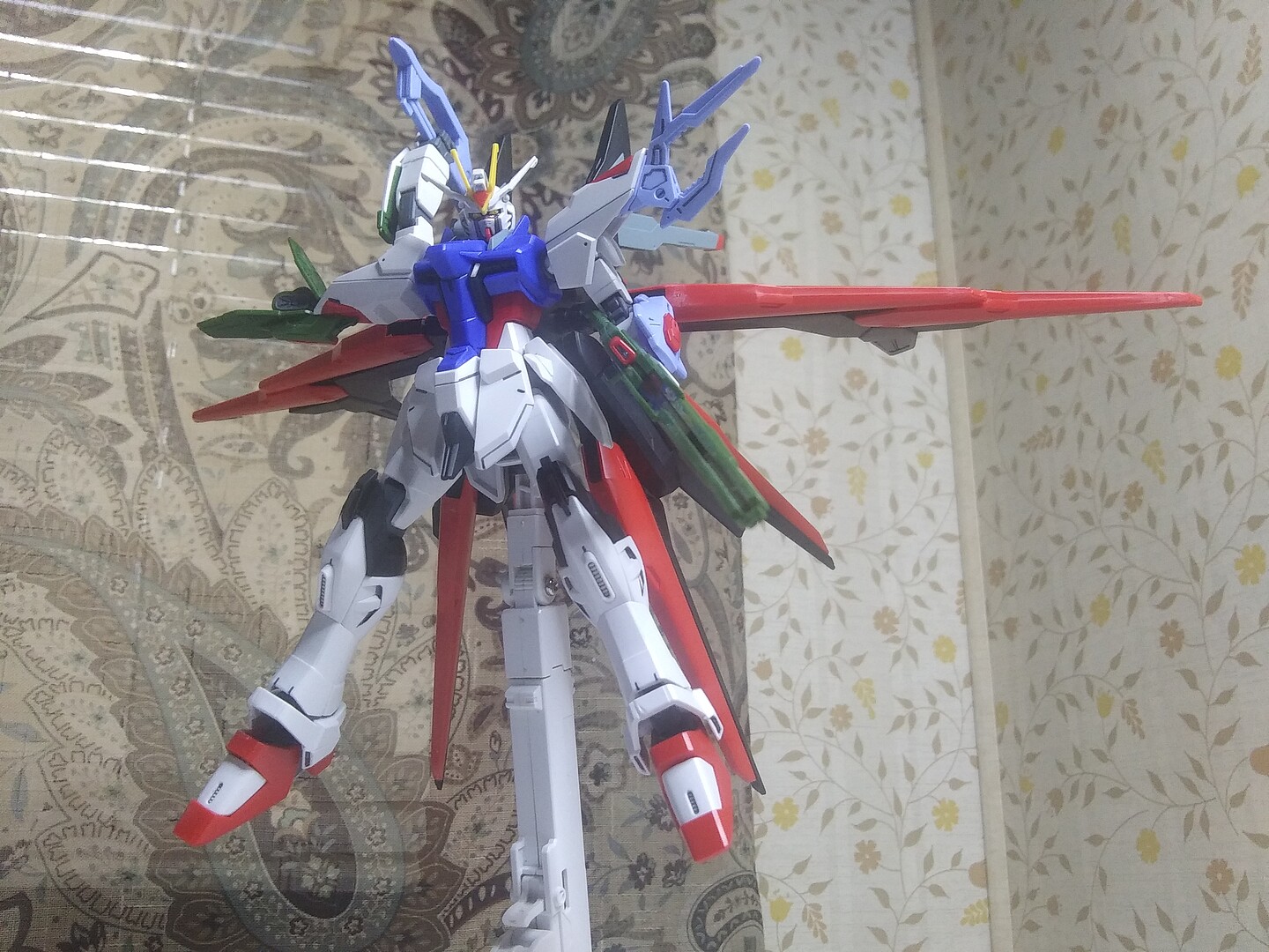 HG Gundam - Gundam Perfect Strike Freedom -- Snap Together Plastic ...