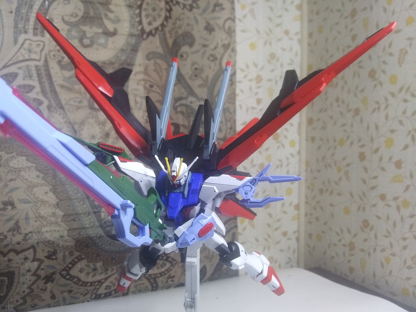 HG Gundam - Gundam Perfect Strike Freedom -- Snap Together Plastic ...