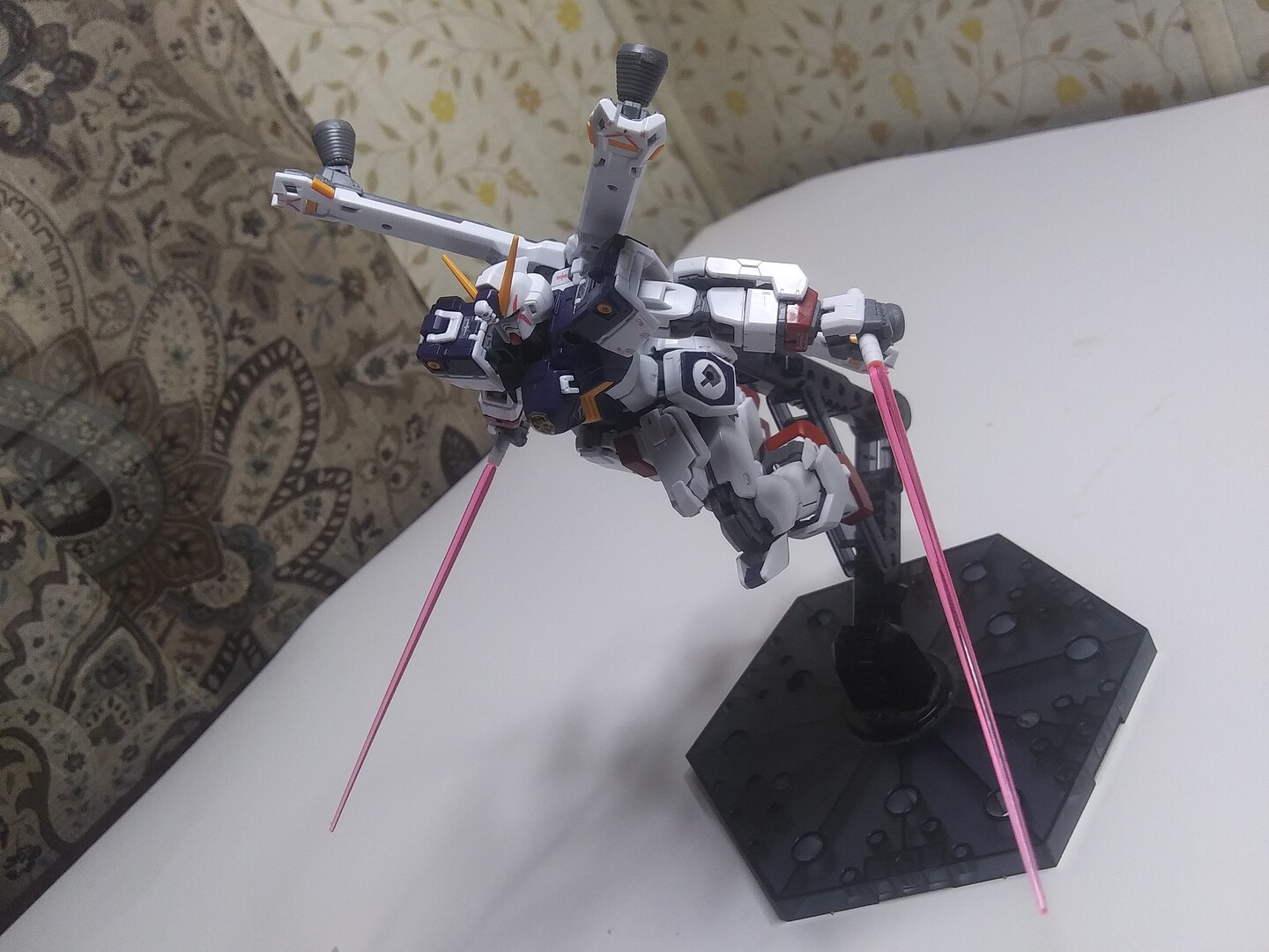 Real Grade Gundam Crossbone Gundam X1 -- Snap Together Plastic Model ...