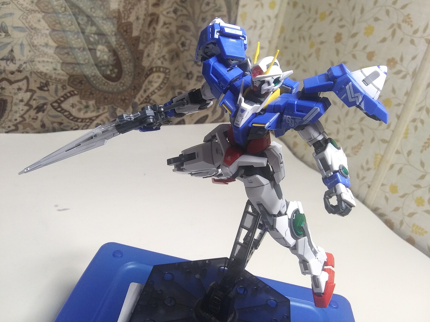 RG Gundam - GN-0000+GNR-010 00 Raiser -- Snap Together Plastic Model ...