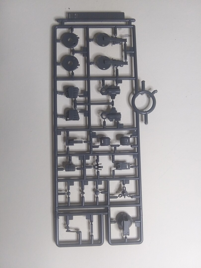 RG Gundam - GN-0000+GNR-010 00 Raiser -- Snap Together Plastic Model ...