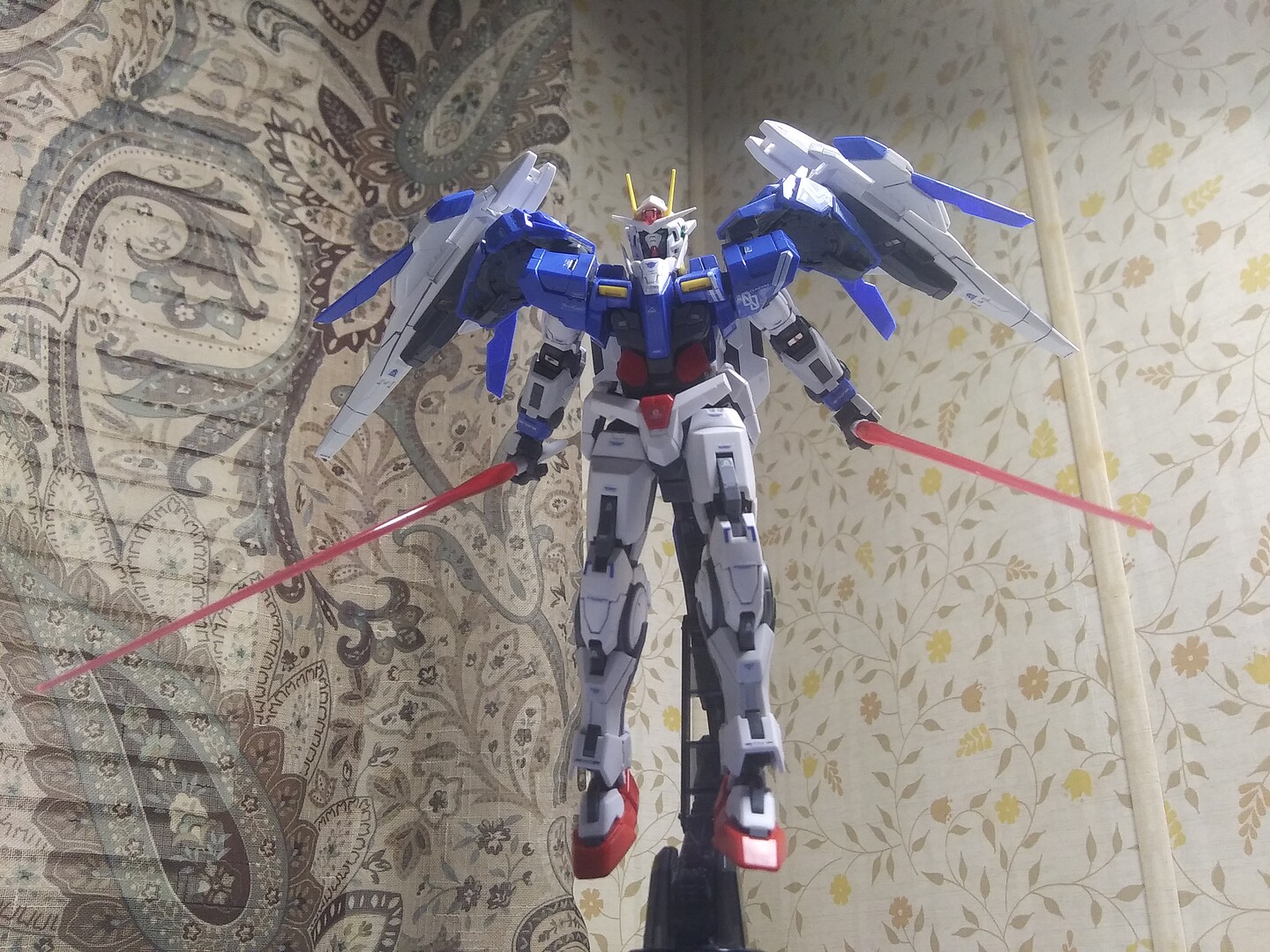 RG Gundam - GN-0000+GNR-010 00 Raiser -- Snap Together Plastic Model ...