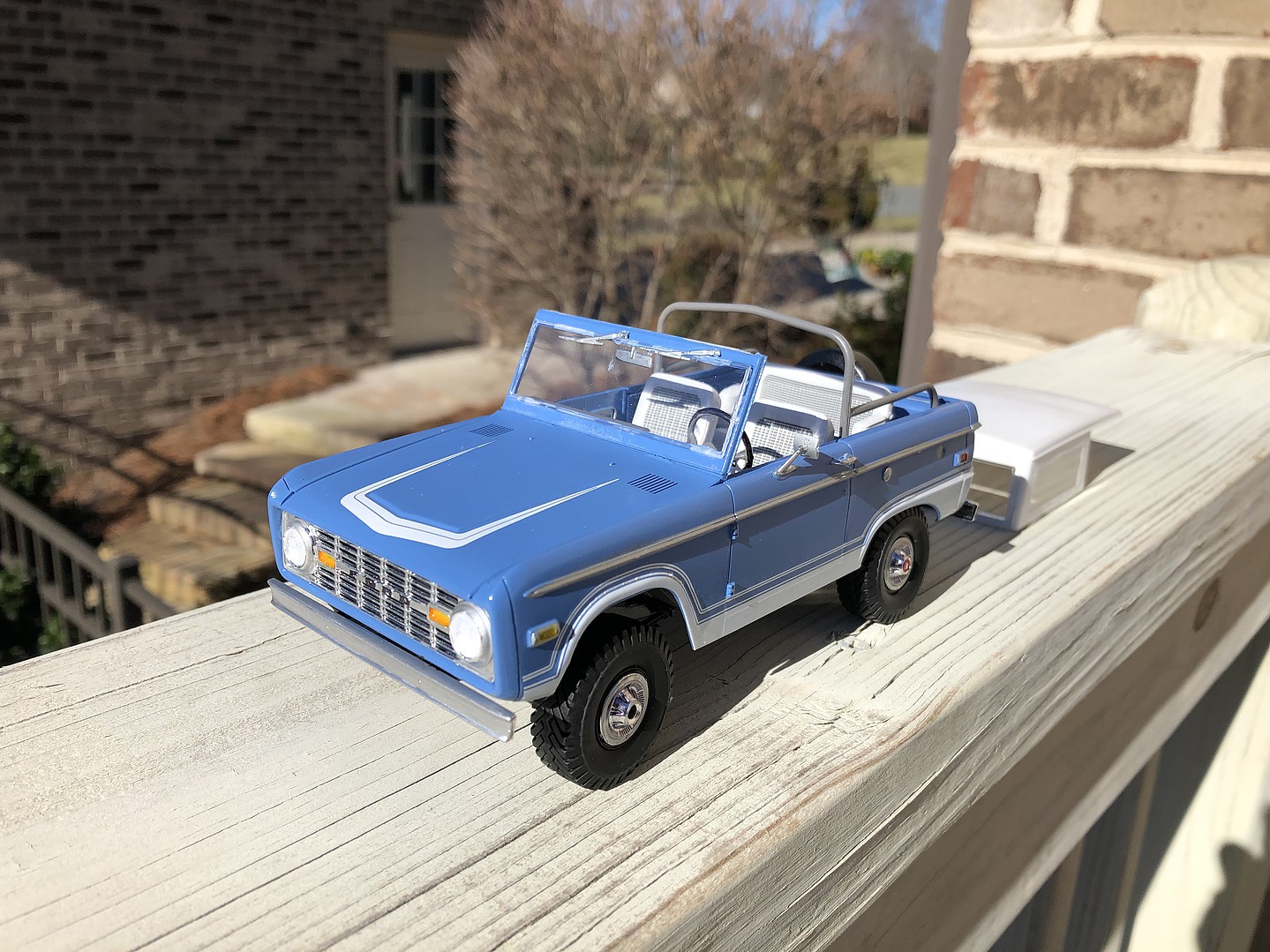 Ford Bronco -- Plastic Model Truck Kit -- 1/25 Scale -- #85-4320 ...