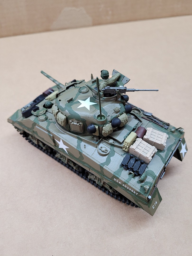 US M4 Sherman Medium Tank -- Plastic Model Military Vehicle Kit -- 1/35 ...