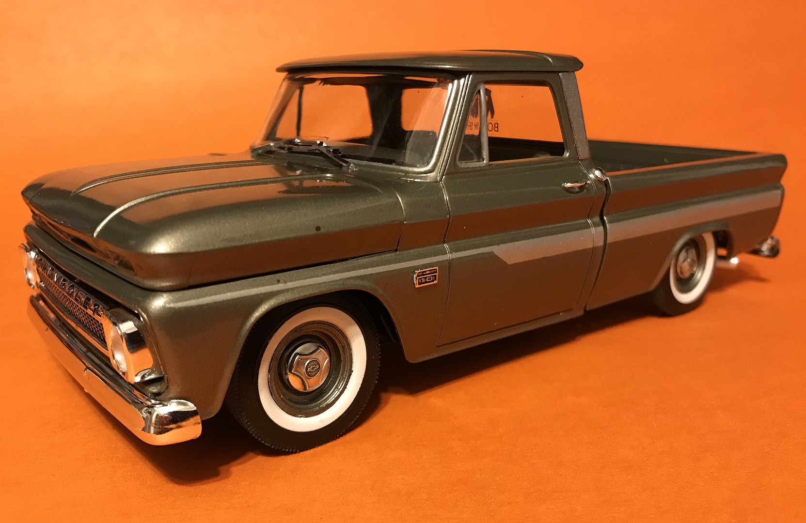 1966 Chevy Fleetside -- Plastic Model Truck Kit -- 1/25 Scale ...