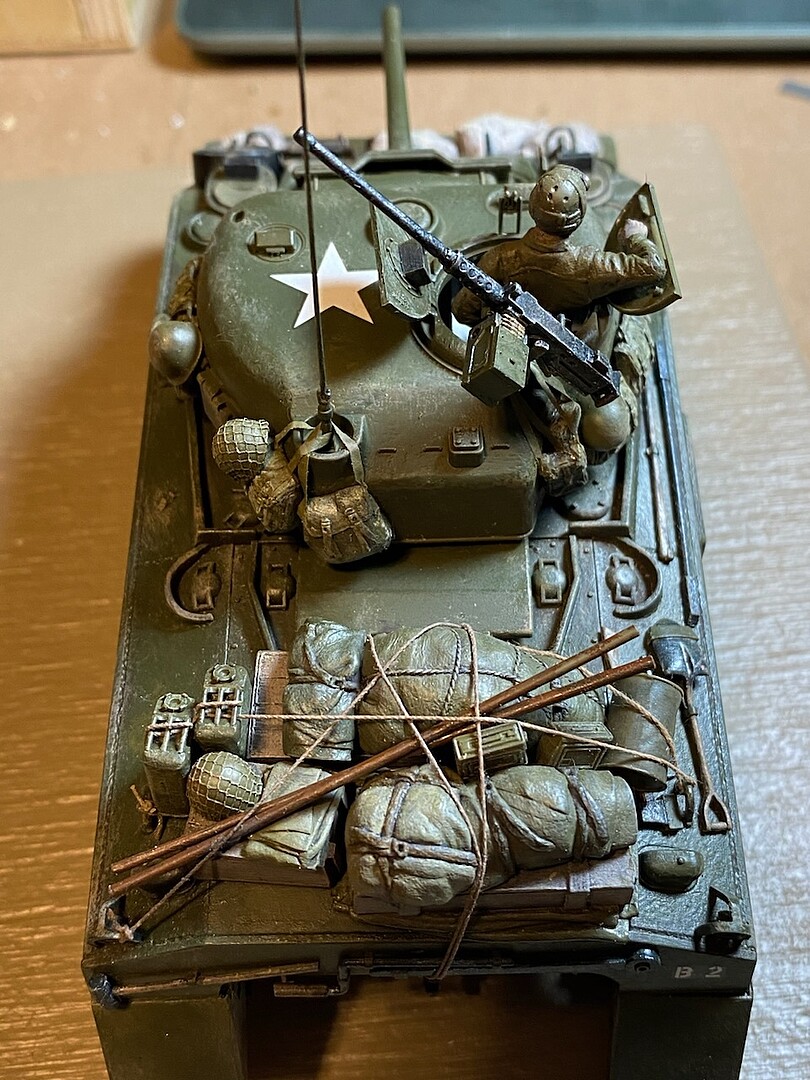 US M4 Sherman Medium Tank -- Plastic Model Military Vehicle Kit -- 1/35 ...