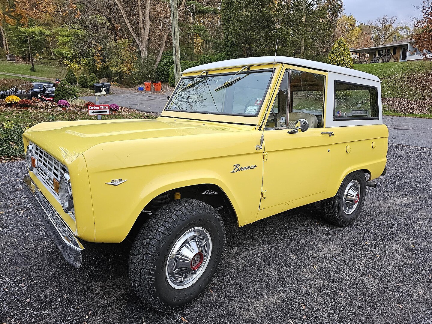 Ford Bronco -- Plastic Model Truck Kit -- 1/25 Scale -- #85-4320 ...