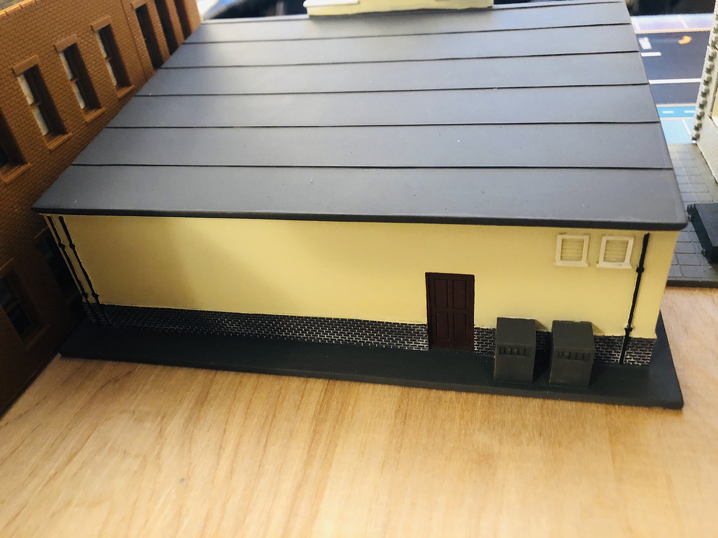 Supermarket Assembled Perma-Scene -- HO Scale Model Railroad Building ...