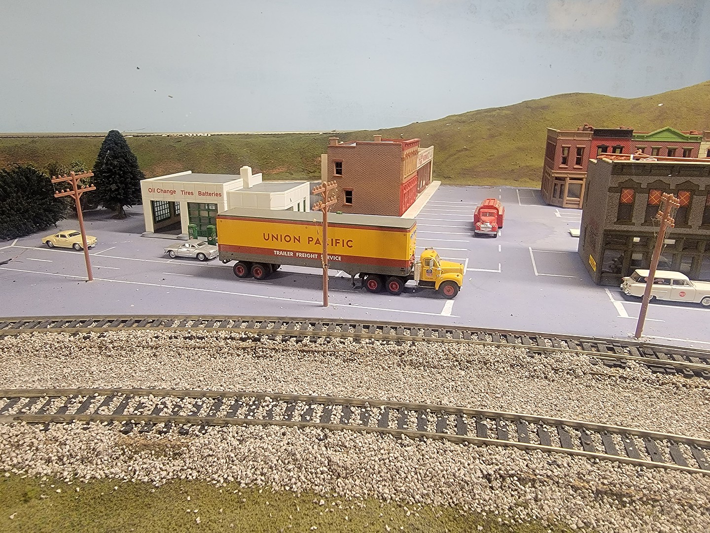 1930s Crafton Avenue Service Station Kit -- HO Scale Model Railroad ...