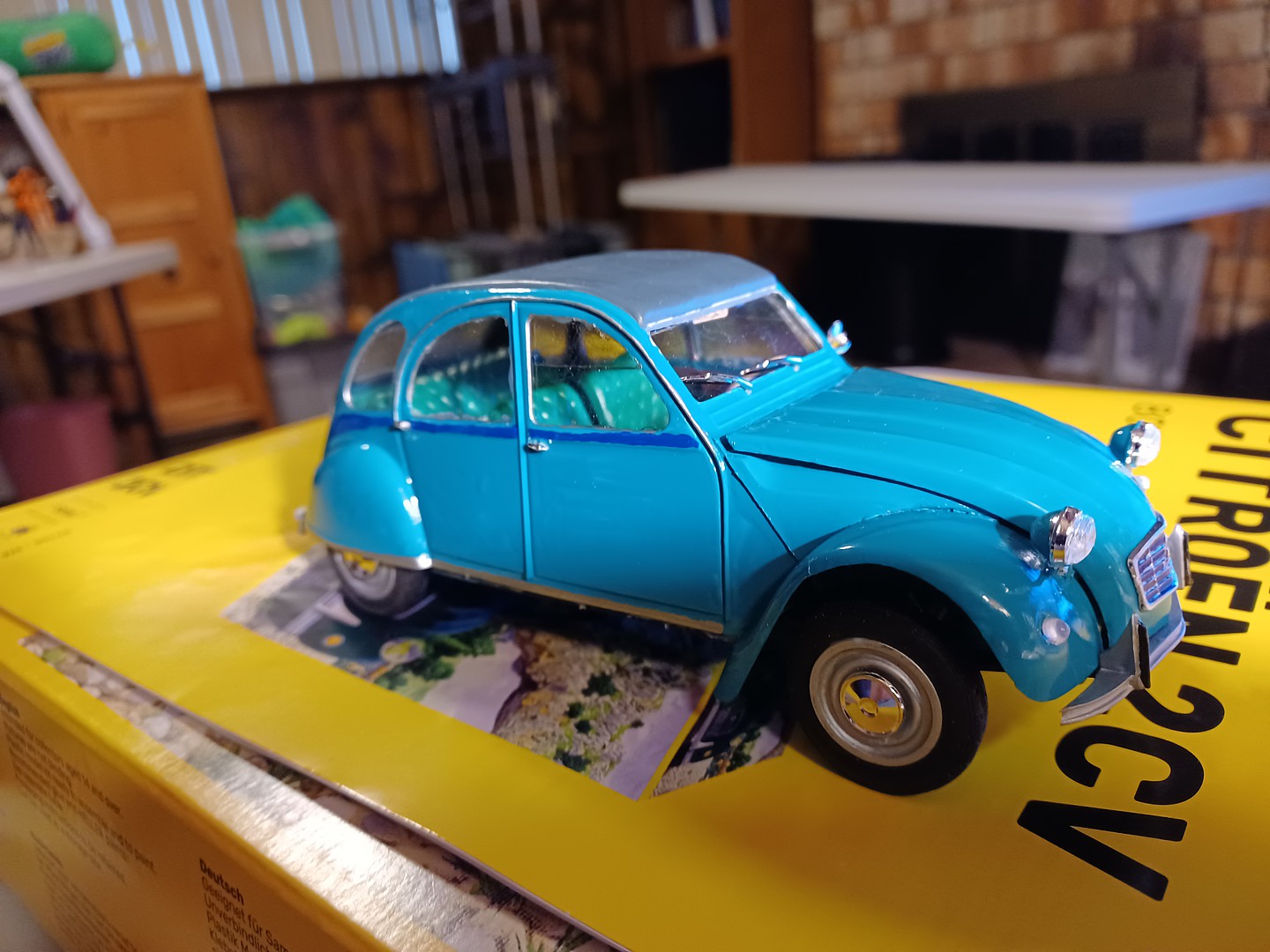 Gallery Pictures Heller Citroen 2CV 4-Door Plastic Model Car Kit 1/24 ...