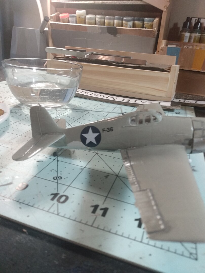 F6F-3 Hellcat -- Plastic Model Airplane Kit -- 1/72 Scale -- #80256 ...