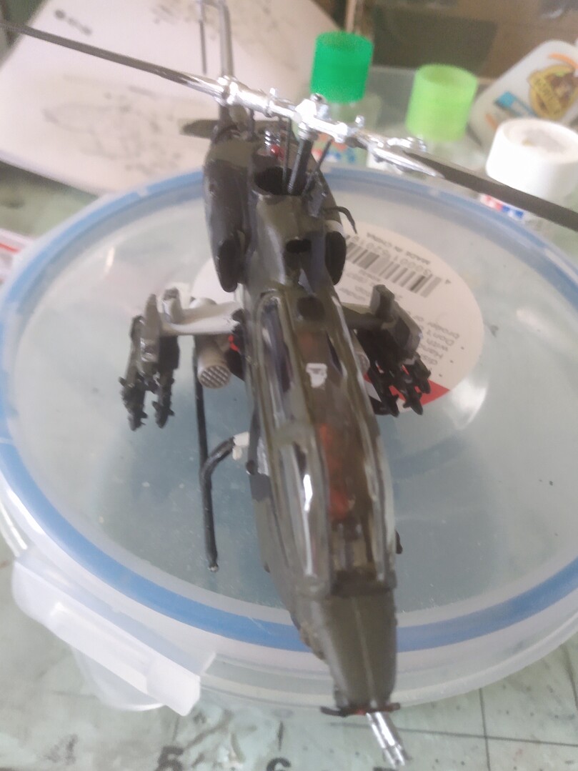 AH-1 Super Cobra -- Plastic Model Helicopter Kit -- 1/72 Scale ...