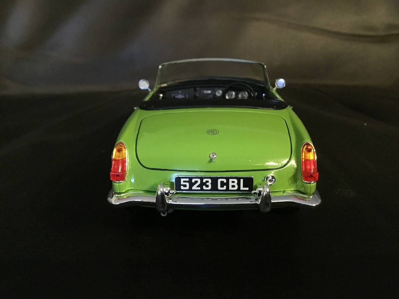 1968 MGB (Mk2) 2-Door Convertible Car -- Plastic Model Car Vehicle Kit ...