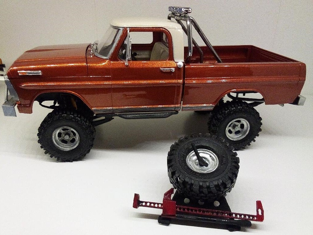 1972 Ford Sport Custom Pick-Up -- Plastic Model Truck Kit -- 1/25 Scale ...
