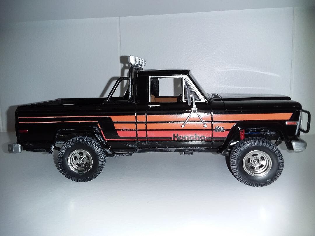 1980 Jeep Honcho Ice Patrol -- Plastic Model Truck Kit -- 1/25 Scale ...