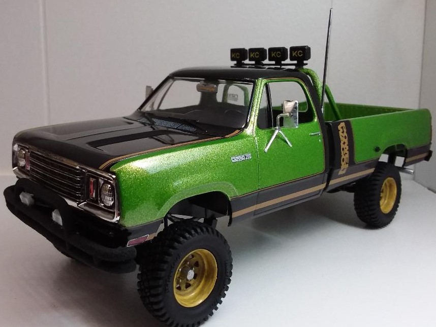 1978 Dodge D100 Custom Pickup Truck -- Plastic Model Truck Vehicle Kit ...