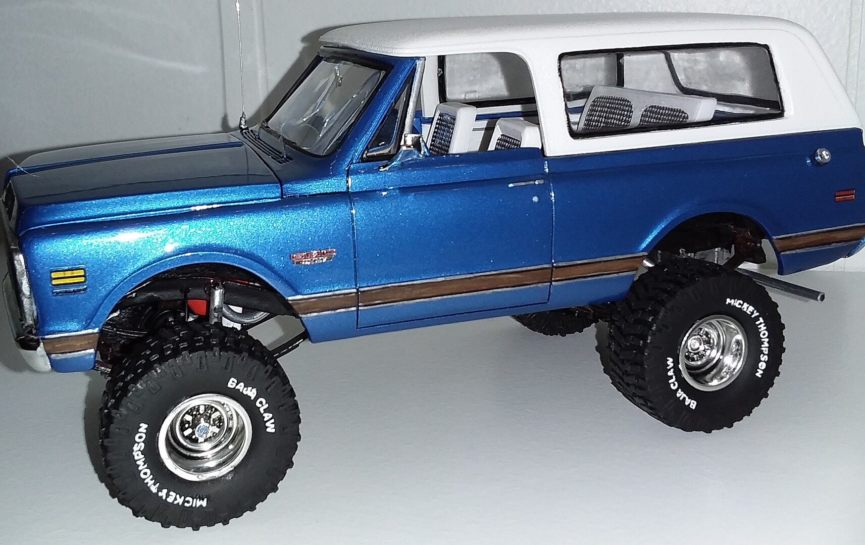 Gallery Pictures AMT 1972 GMC Jimmy Plastic Model Truck Vehicle Kit 1/ ...