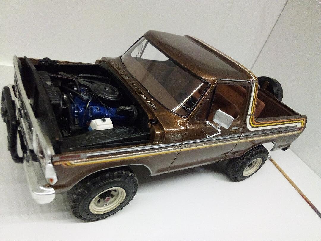 Wild Hoss 1978 Ford Bronco -- Plastic Model Truck Vehicle Kit -- 1/25 Scale -- #1304 pictures by ...