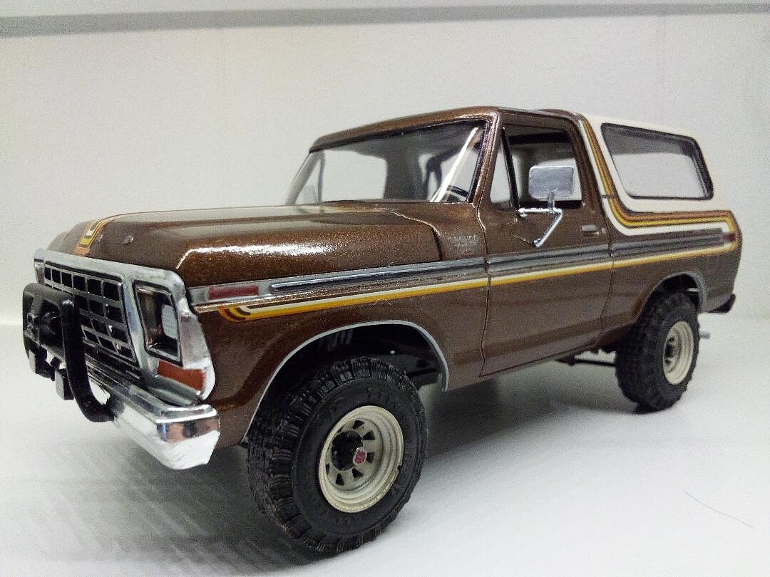 Wild Hoss 1978 Ford Bronco -- Plastic Model Truck Vehicle Kit -- 1/25 Scale -- #1304 pictures by ...