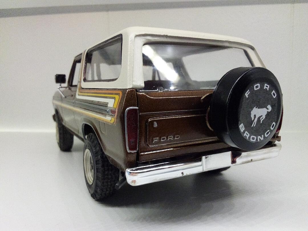 Wild Hoss 1978 Ford Bronco -- Plastic Model Truck Vehicle Kit -- 1/25 Scale -- #1304 pictures by ...