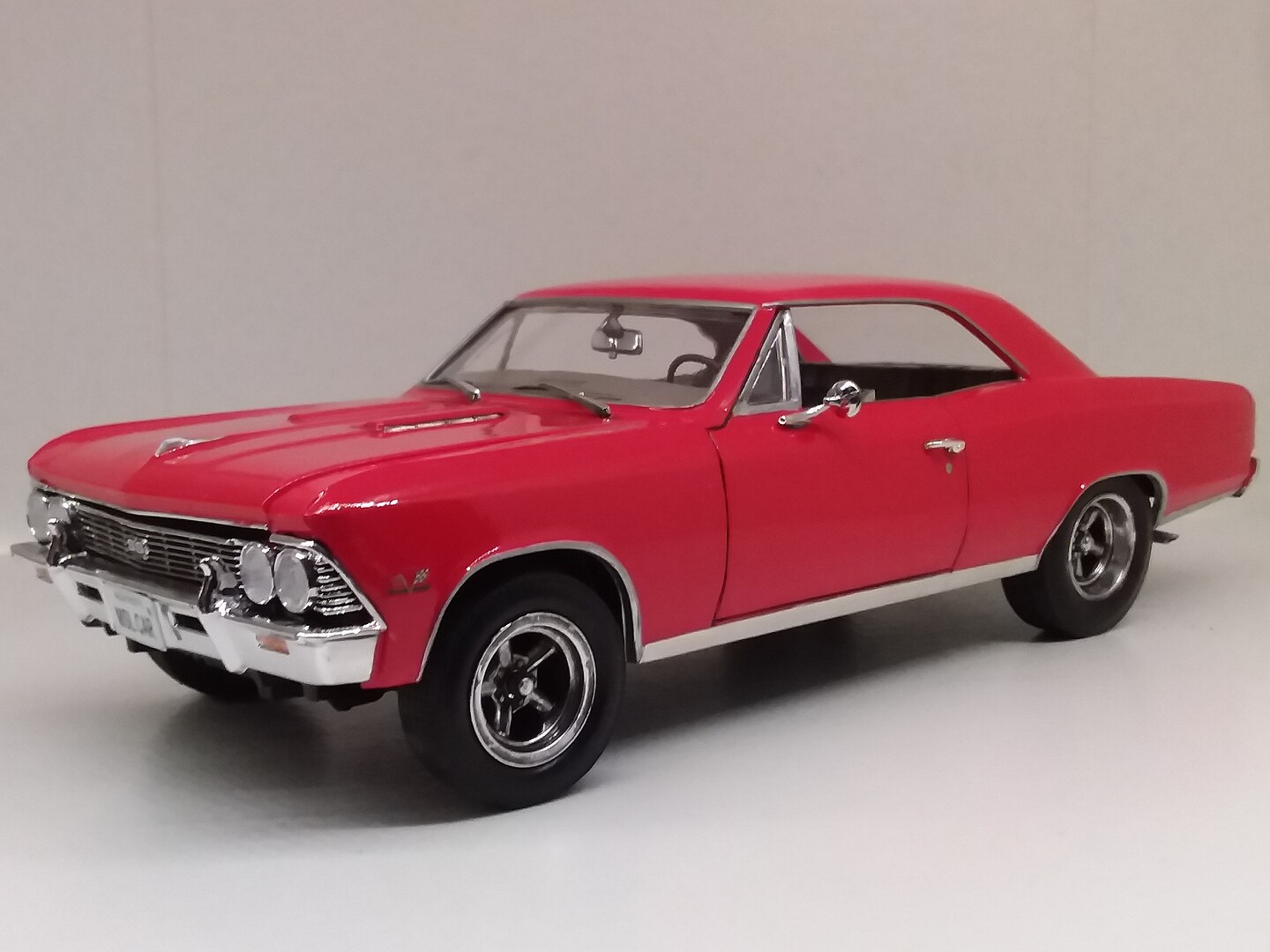 1966 Chevy Chevelle SS Car -- Plastic Model Car Vehicle Kit -- 1/25 ...