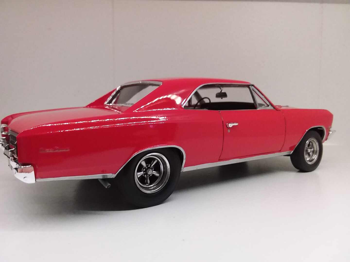 1966 Chevy Chevelle SS Car -- Plastic Model Car Vehicle Kit -- 1/25 ...