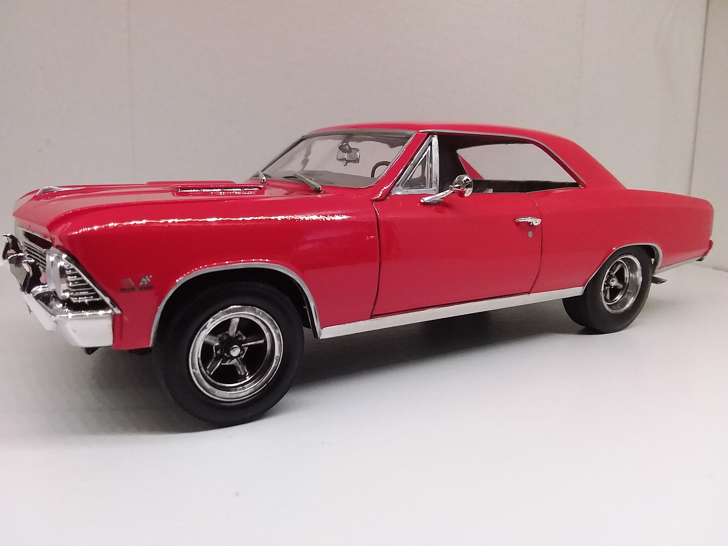 1966 Chevy Chevelle SS Car -- Plastic Model Car Vehicle Kit -- 1/25 ...