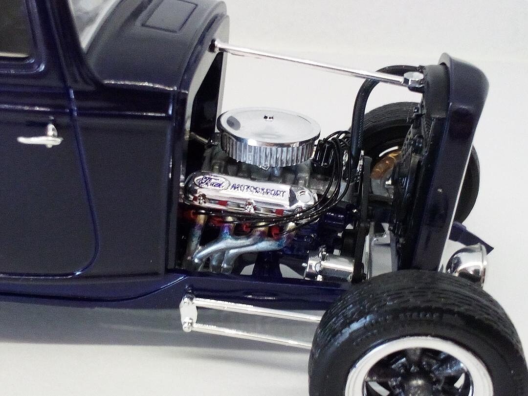 1932 Ford 5 Window Coupe -- Plastic Model Car Kit -- 1/25 Scale ...